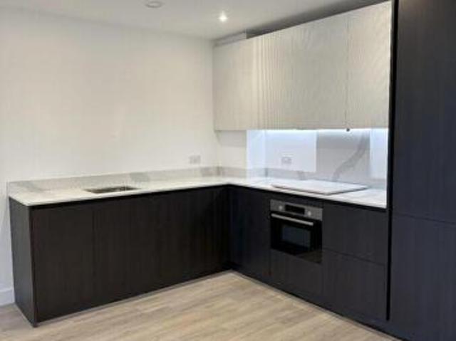 Shared Living/roommate 1 Bedroom For Sale London Greater London 435705 ES100579001
