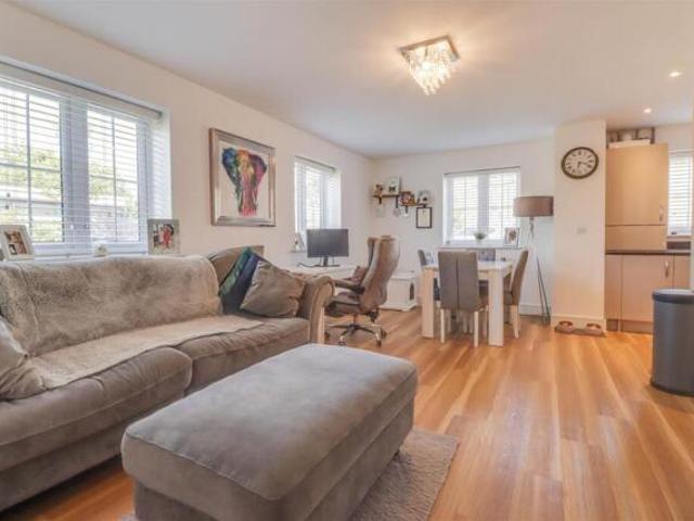 Shared Living/roommate 1 Bedroom For Sale Runwell Runwell 240000 ES100366322