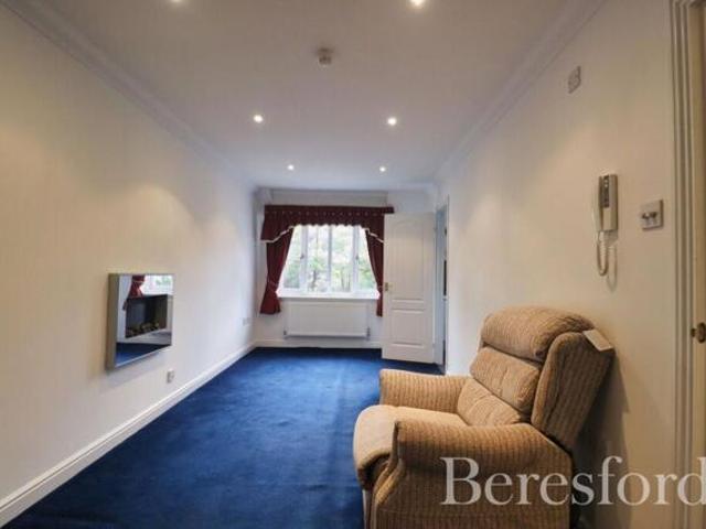 Shared Living/roommate 1 Bedroom For Sale Romford Greater London 220000 ES99203964