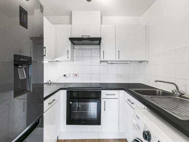 Shared Living/roommate 1 Bedroom For Sale Sunbury Surrey 97500 ES98545806