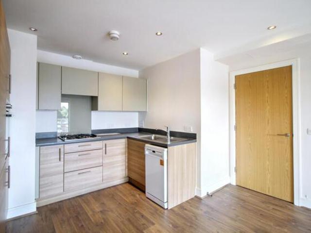 Shared Living/roommate 1 Bedroom For Sale Surrey Hampshire 190000 ES99130414