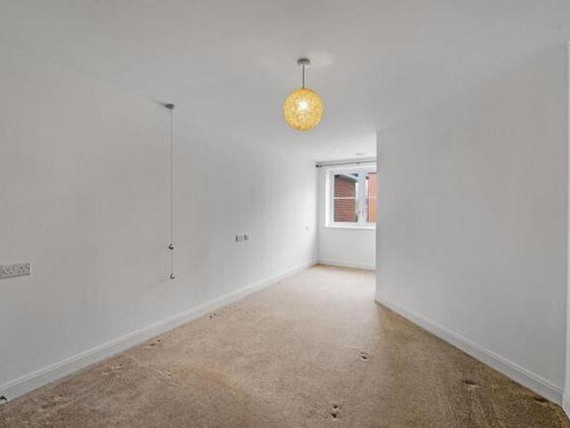 Shared Living/roommate 1 Bedroom For Sale Surrey Surrey 250000 ES100578826