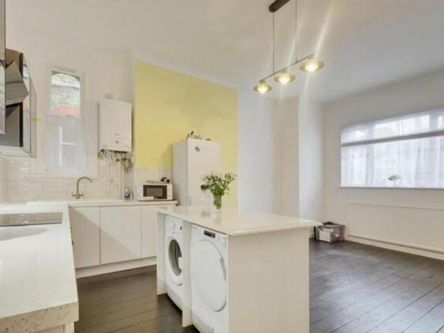 Shared Living/roommate 1 Bedroom For Sale Southend On Sea Southend on Sea 160000 ES99523505