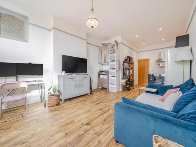 Shared Living/roommate 1 Bedroom For Sale Thurleigh Bedfordshire 170000 ES98026361