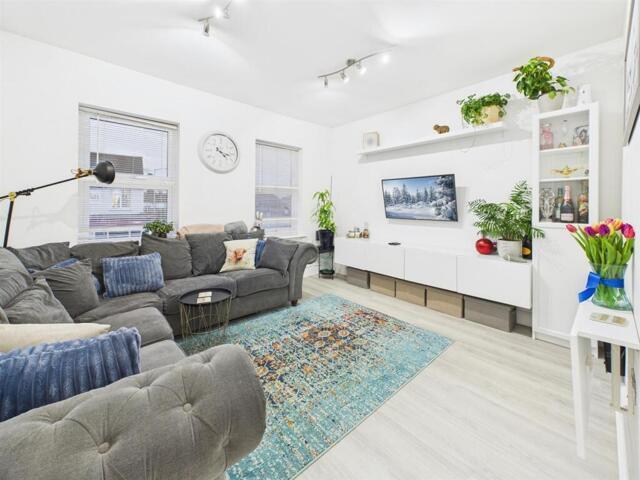 Shared Living/roommate 1 Bedroom For Sale Tilehurst Berkshire 200000 ES99054809