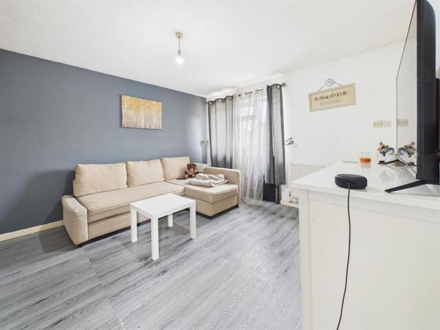 Shared Living/roommate 1 Bedroom For Sale Tilehurst Berkshire 210000 ELS100366401