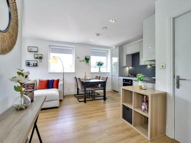 Shared Living/roommate 1 Bedroom For Sale Watford Hertfordshire 230000 ES101676256