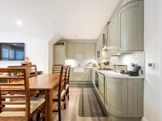 Shared Living/roommate 1 Bedroom For Sale Weybridge Surrey 310000 ELS100426127