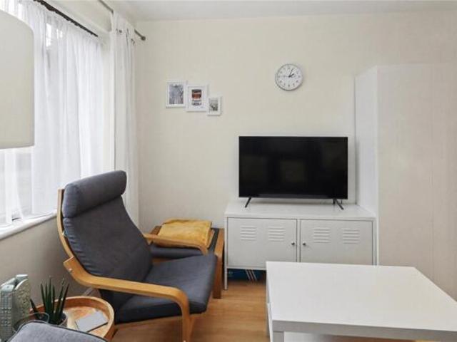 Shared Living/roommate 1 Bedroom For Sale Woking Surrey 200000 ES99895504