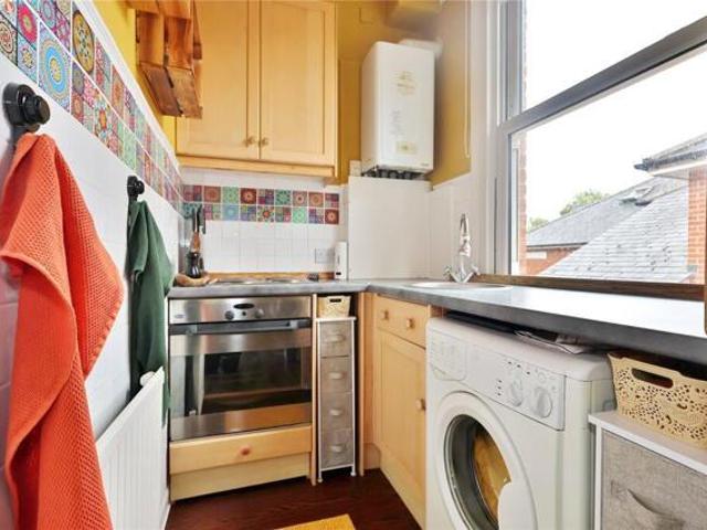 Shared Living/roommate 1 Bedroom For Sale Woking Surrey 245000 ES98687651