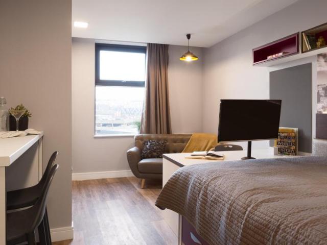 Shared Living/roommate 20 Bedroom For Rent Liverpool Liverpool 956 ES90561582