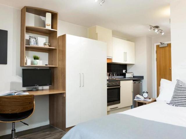 Shared Living/roommate 20 Bedroom For Rent London London 2229 ES90563916