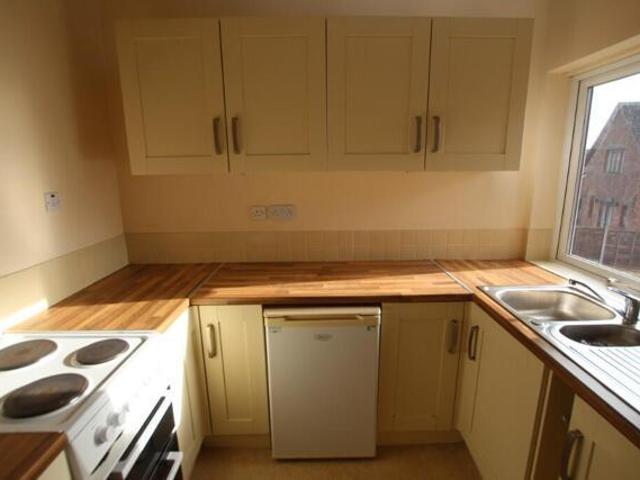 Shared Living/roommate 2 Bedroom For Rent Nuneaton Warwickshire 775 ES101936526