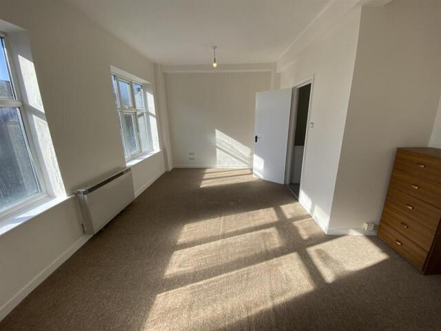 Shared Living/roommate 2 Bedroom For Rent Barnet Great London 1675 ES101599328