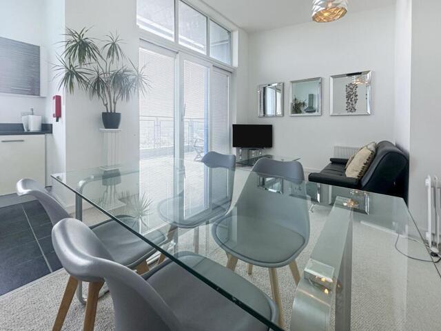 Shared Living/roommate 2 Bedroom For Rent Bedford Bedfordshire 1400 ES101648992