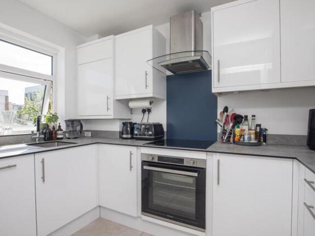 Shared Living/roommate 2 Bedroom For Rent Chertsey Surrey 1600 ELS100067248