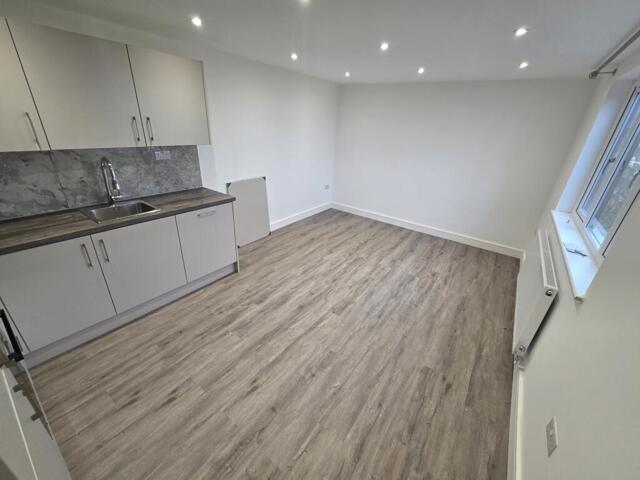 Shared Living/roommate 2 Bedroom For Rent Luton Bedfordshire 1300 ELS101262687