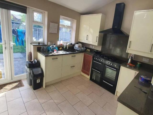 Shared Living/roommate 2 Bedroom For Rent London London 1000 ELS101818556