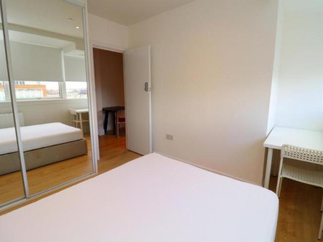 Shared Living/roommate 2 Bedroom For Rent London London 1257 ELS90563862