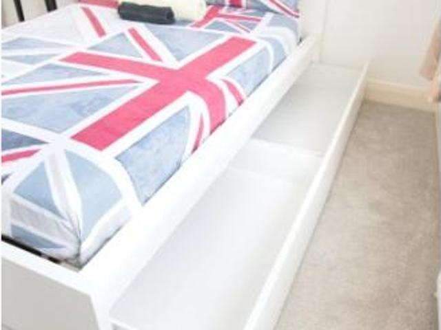 Shared Living/roommate 2 Bedroom For Rent London London 1380 ES101670969