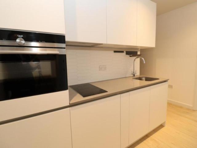 Shared Living/roommate 2 Bedroom For Rent London London 1300 ELS90561274