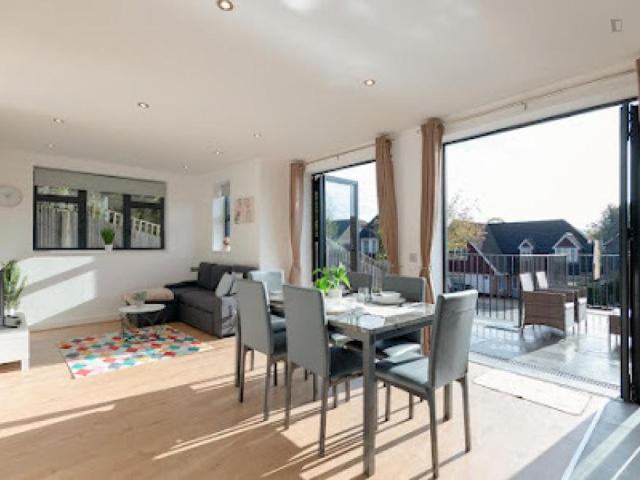 Shared Living/roommate 2 Bedroom For Rent London London 3718 ELS90561330
