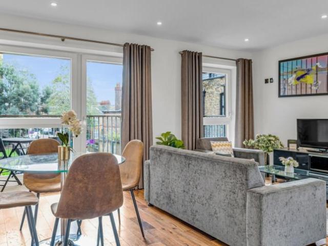 Shared Living/roommate 2 Bedroom For Rent London London 4801 ELS90561981