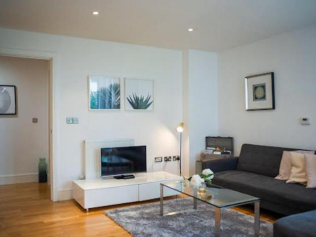 Shared Living/roommate 2 Bedroom For Rent London London 5426 ELS90561990
