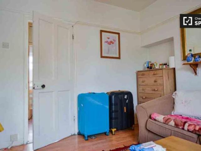 Shared Living/roommate 2 Bedroom For Rent London London 900 ELS101821205