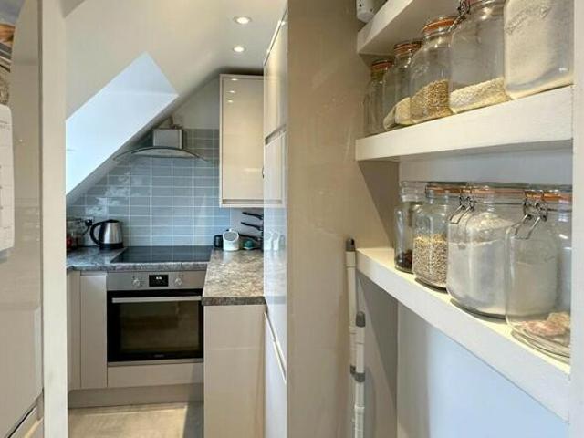 Shared Living/roommate 2 Bedroom For Sale Milford On Sea Hampshire 225000 ES101674915