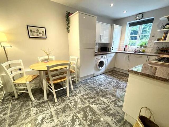 Shared Living/roommate 2 Bedroom For Sale Moorside Moorside 339950 ELS99952377
