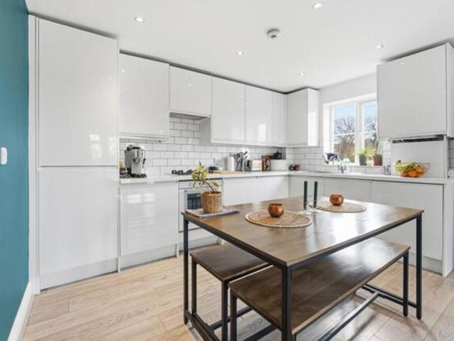 Shared Living/roommate 2 Bedroom For Sale Morden Greater London 400000 ES99523650
