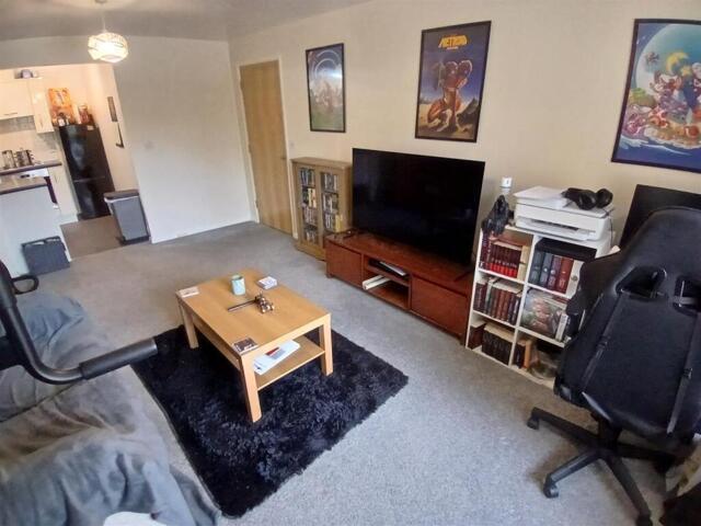 Shared Living/roommate 2 Bedroom For Sale Nuneaton Warwickshire 110000 ELS99926148