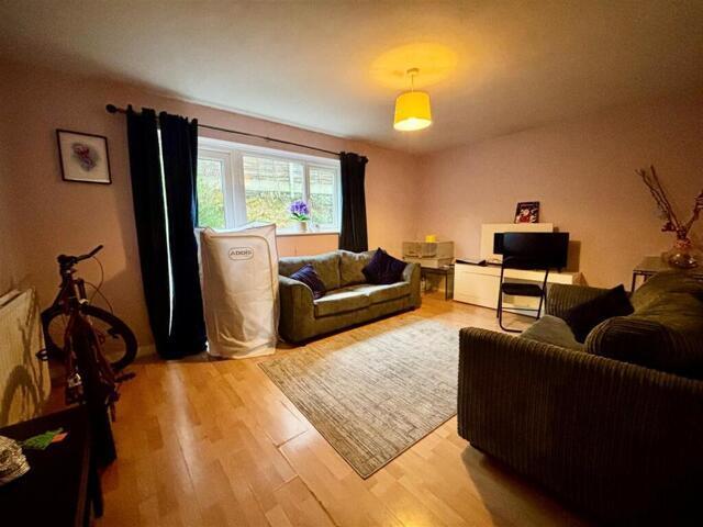 Shared Living/roommate 2 Bedroom For Sale New Mills Derbyshire 220000 ELS100023937