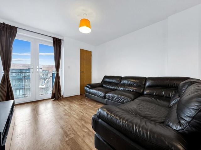 Shared Living/roommate 2 Bedroom For Sale North Yorkshire Leeds 189950 ES101678753