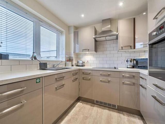 Shared Living/roommate 2 Bedroom For Sale Aylesbury Buckinghamshire 345000 ES98930326