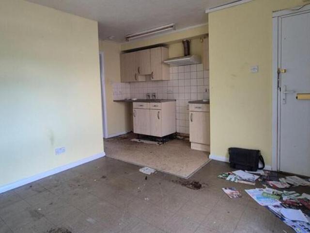 Shared Living/roommate 2 Bedroom For Sale Alton Hampshire 120000 ELS101316103