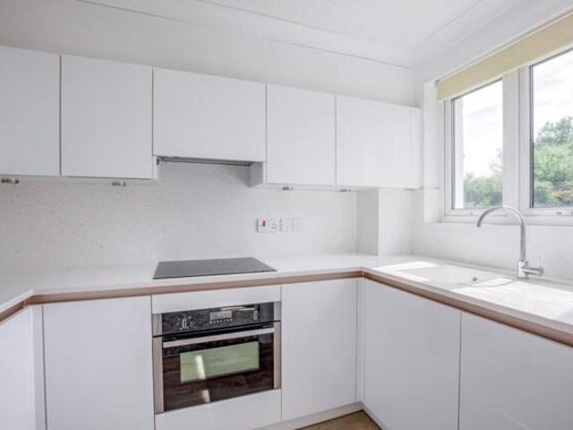 Shared Living/roommate 2 Bedroom For Sale Amersham Buckinghamshire 240000 ES99092489