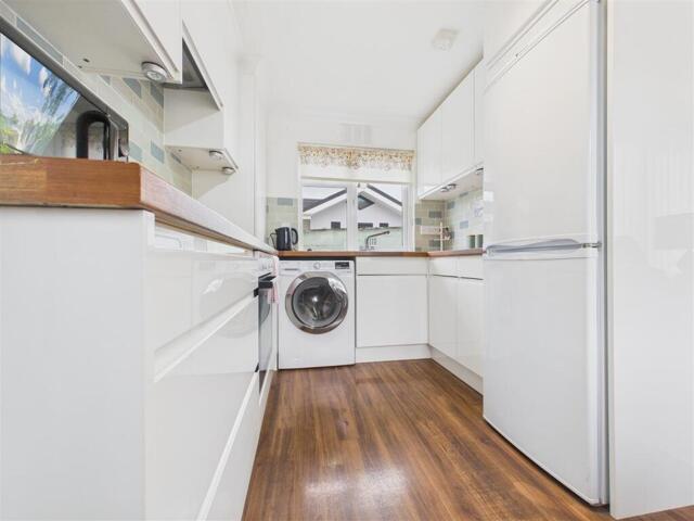 Shared Living/roommate 2 Bedroom For Sale Armitage Armitage 125000 ELS99840548