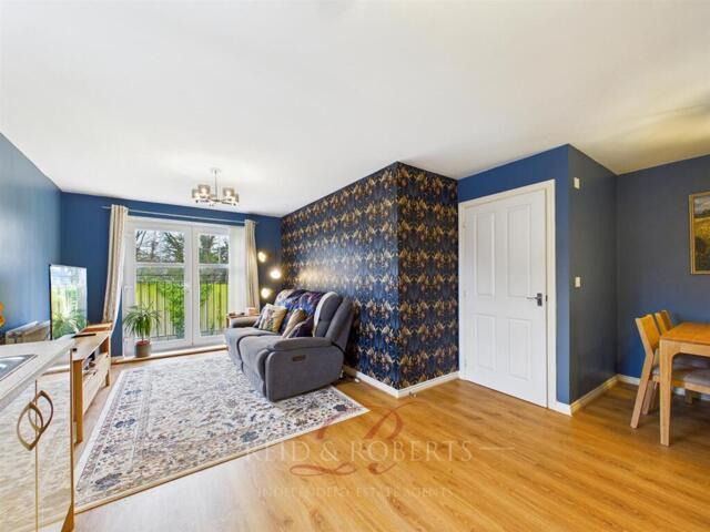 Shared Living/roommate 2 Bedroom For Sale Aspen Way Aspen Way 150000 ELS101231835