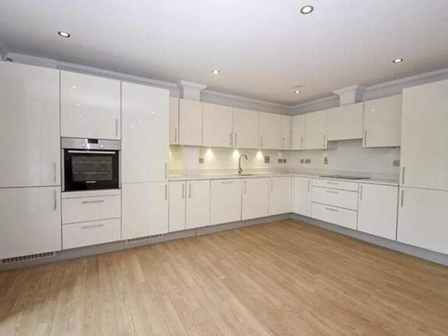 Shared Living/roommate 2 Bedroom For Sale Burnham Slough 400000 ELS99952121