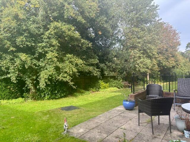 Shared Living/roommate 2 Bedroom For Sale Burgess Hill West Sussex 435000 ES100648932