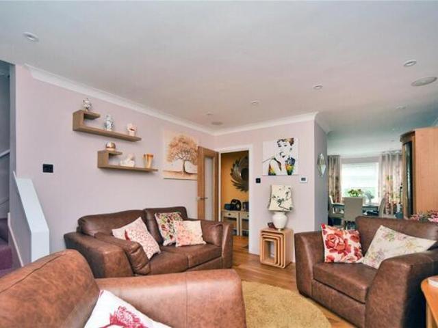 Shared Living/roommate 2 Bedroom For Sale Banstead Surrey 392000 ES99808754