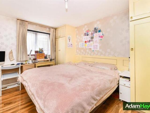 Shared Living/roommate 2 Bedroom For Sale Barnet Greater London 365000 ES99642064