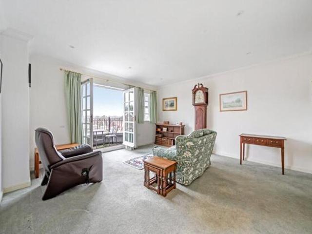 Shared Living/roommate 2 Bedroom For Sale Berkhamsted Hertfordshire 350000 ELS100541063