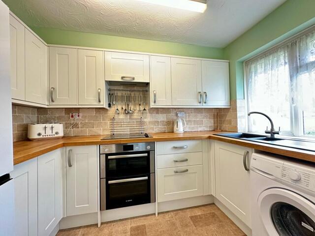 Shared Living/roommate 2 Bedroom For Sale Billericay Essex 225000 ES98687830