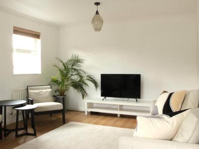 Shared Living/roommate 2 Bedroom For Sale Billericay Essex 325000 ES99840456
