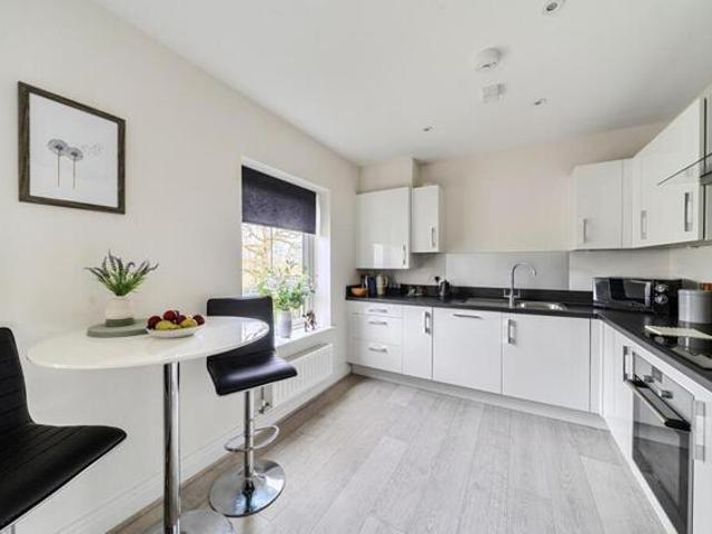 Shared Living/roommate 2 Bedroom For Sale Binfield Berkshire 335000 ES101119452