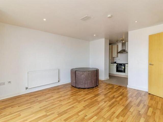 Shared Living/roommate 2 Bedroom For Sale Bletchley Buckinghamshire 140000 ELS99926378