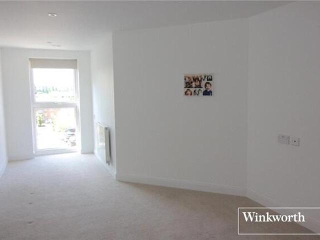 Shared Living/roommate 2 Bedroom For Sale Borehamwood Hertfordshire 380000 ELS100057725